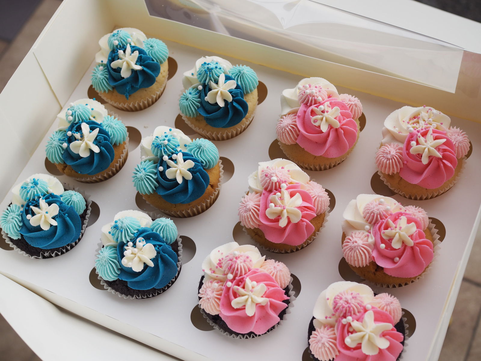 Blue and Pink Cupcakes – Colourful, Fluffy & Perfect for Any Occasion ...